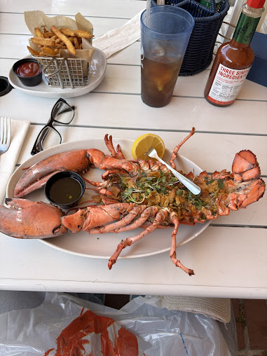 Apopka 's Best New England -Inspired Seafood Menu at The Nauti Lobstah